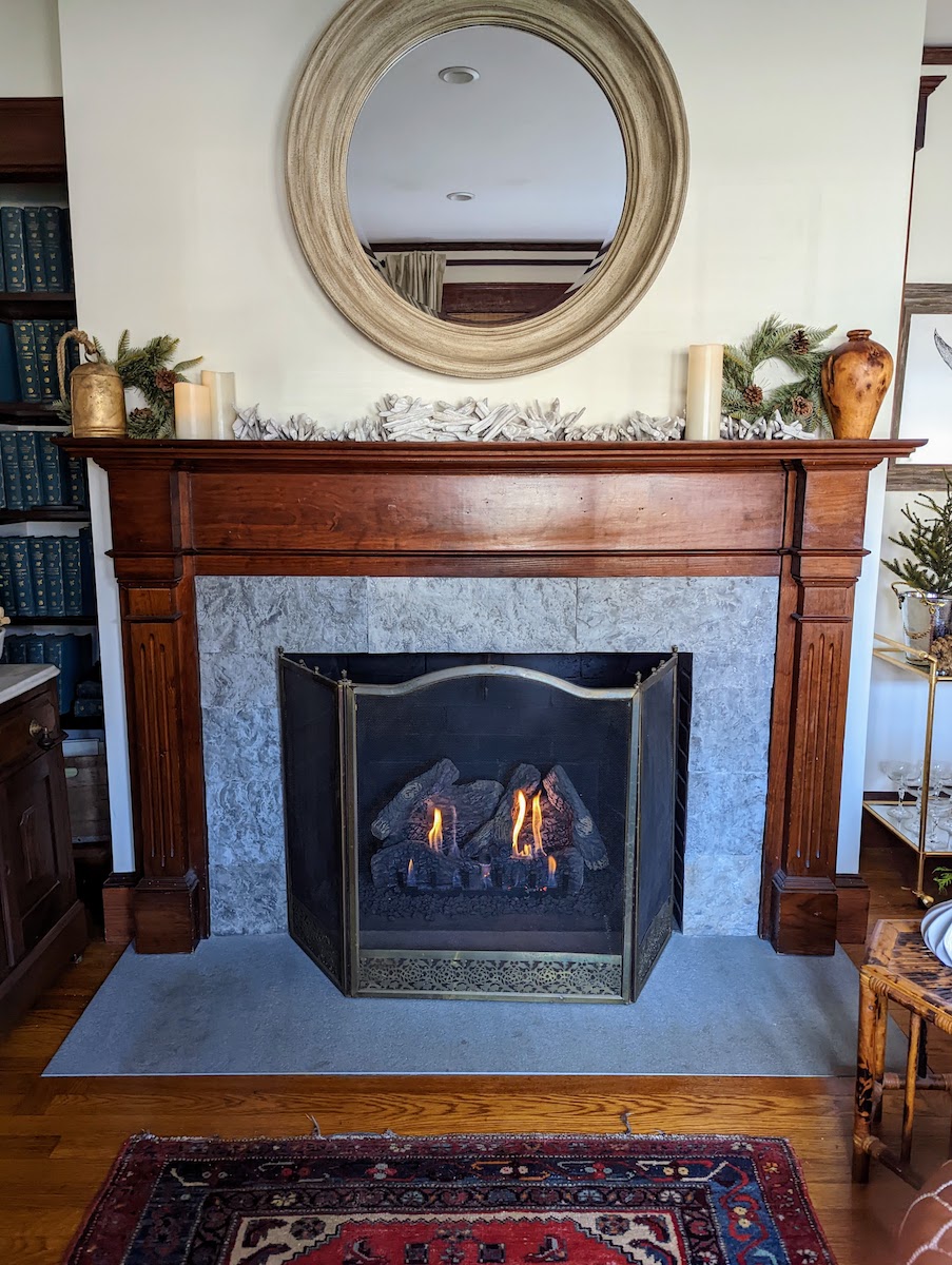 Christmas Living Room - Finding Silver Pennies